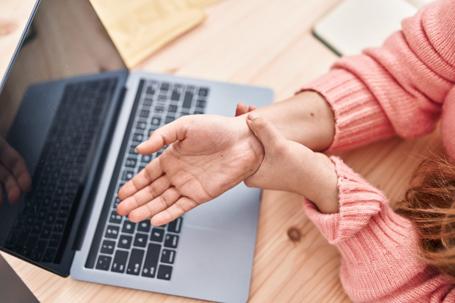 How Heavy Computer Use Can Cause Carpal Tunnel Syndrome—and How ...